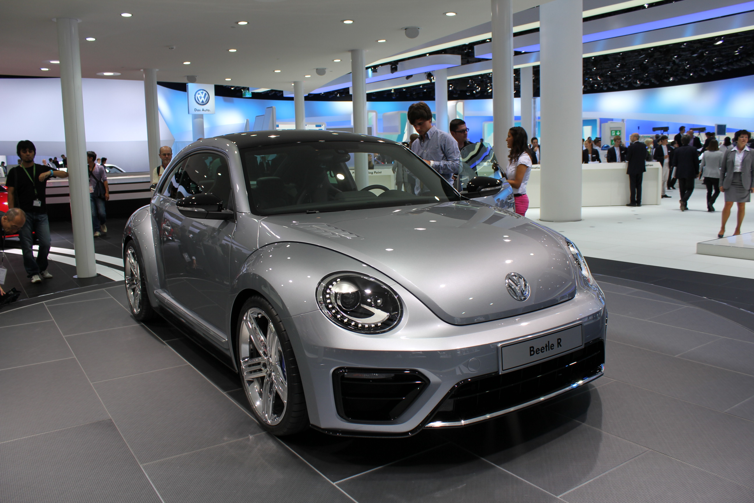 En direct du salon de Francfort 2011 - Vidéo - VW Beetle R Concept : la ...