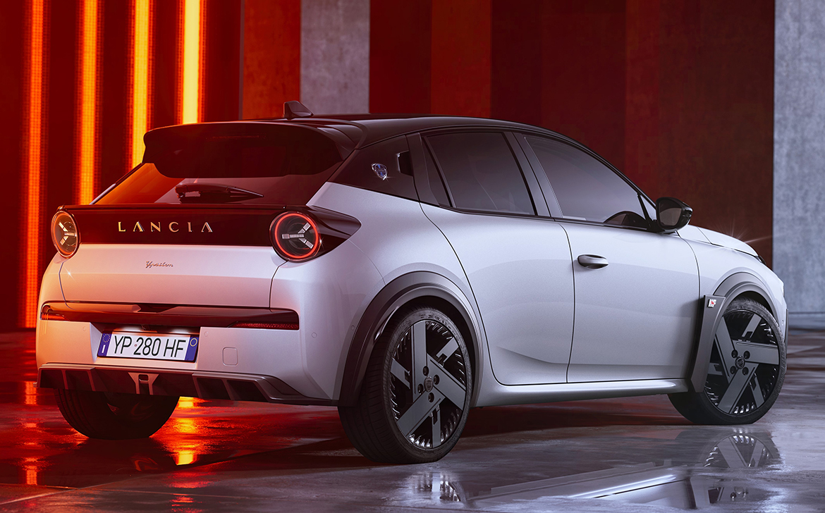 La Lancia Ypsilon HF est plus chère que l'Alpine A290, mais...