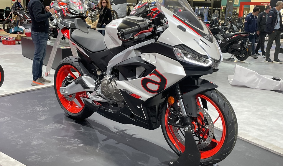 En direct du Salon de Milan 2023 - Aprilia RS 457 : baby RSV 4