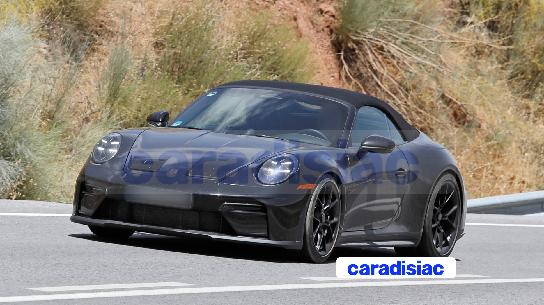 La future Porsche 911 Speedster se camoufle pour mieux tromper les ...