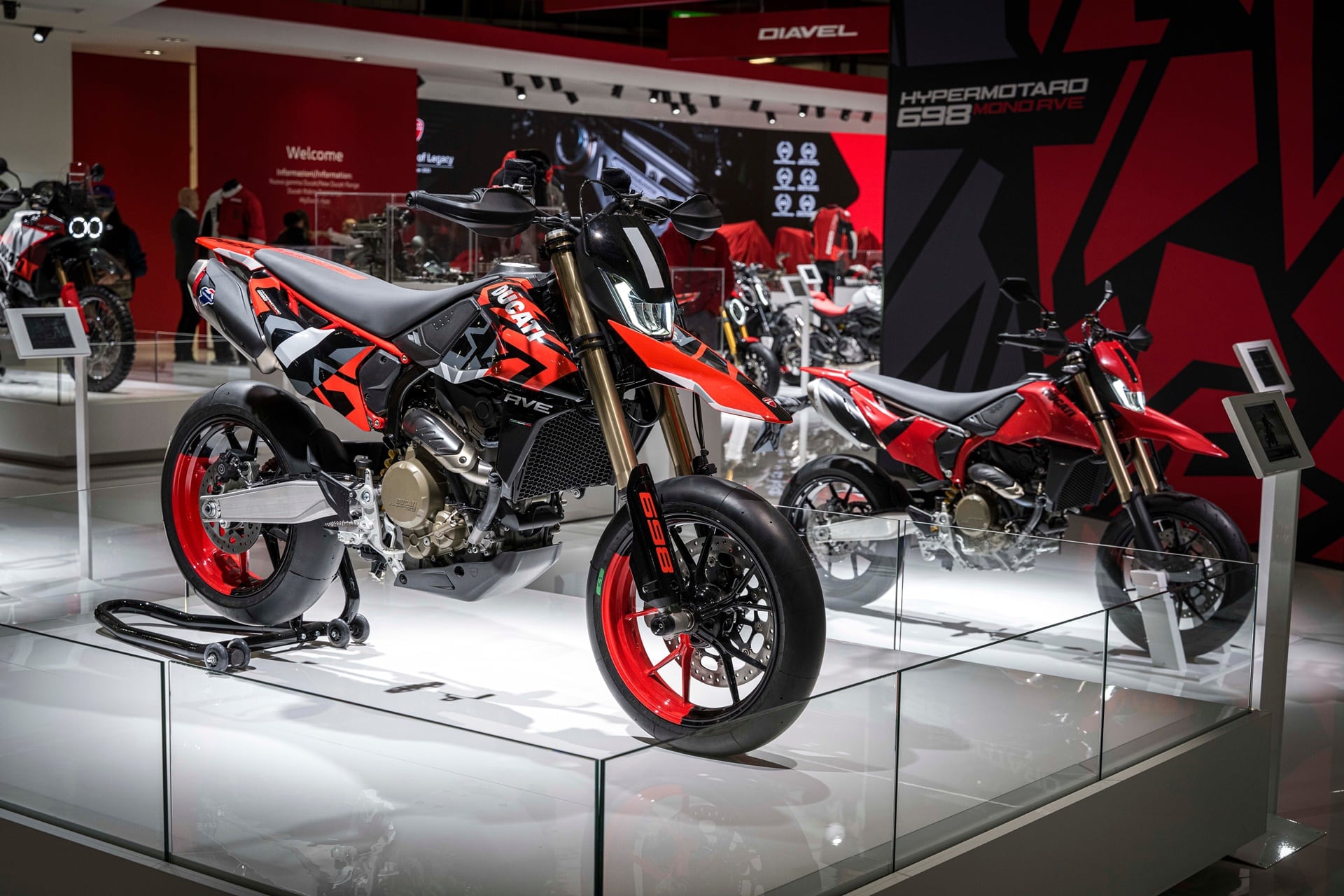 La Ducati Hypermotard 698 Mono RVE désignée "plus belle moto "du salon ...