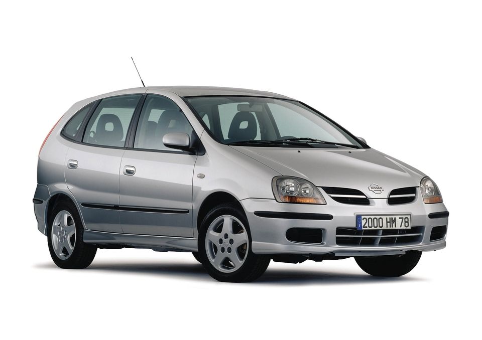Photos Nissan Almera Tino