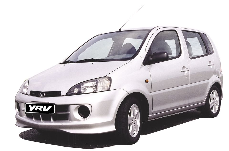 Photos Daihatsu Yrv