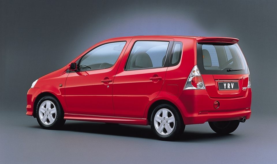 Photos Daihatsu Yrv