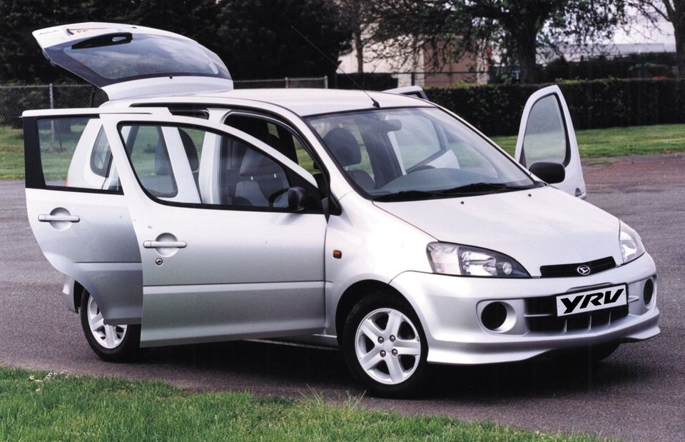 Photos Daihatsu Yrv