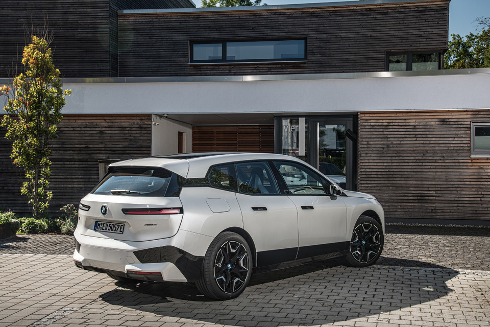 Photos Bmw Ix (i20) - Page 2