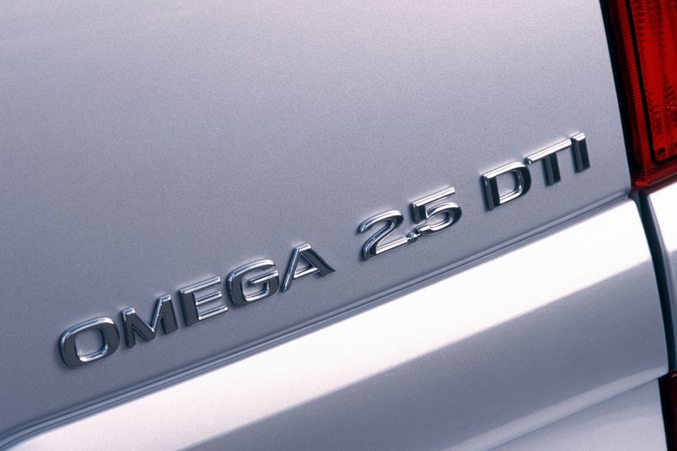 Photos Opel Omega 2 Break