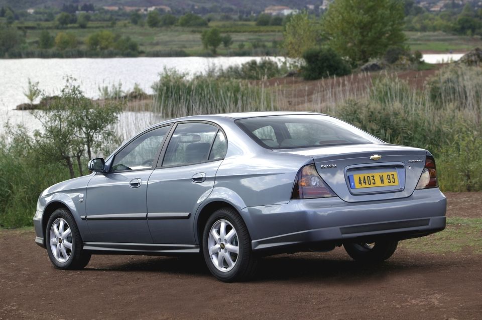 Photos Chevrolet Evanda