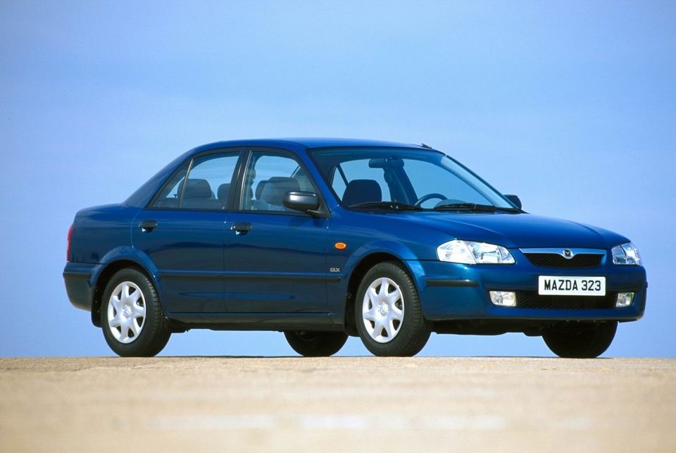 Photos Mazda 323