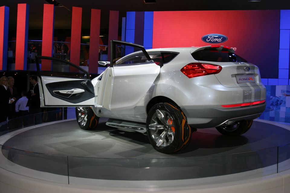 Photos Ford Iosis X