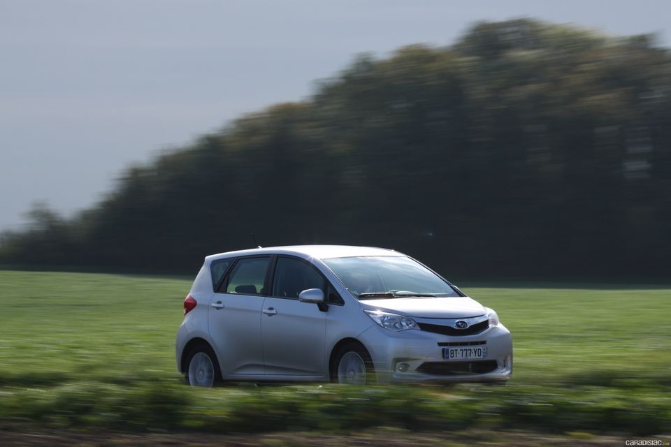 Photos Subaru Trezia - Page 2