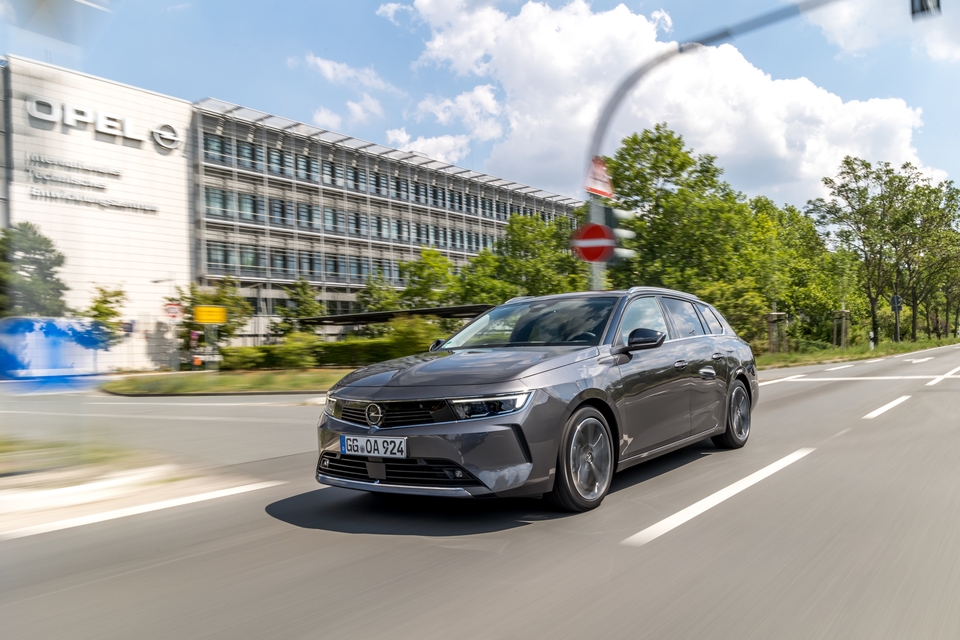 Photos Opel Astra 6 Sports Tourer
