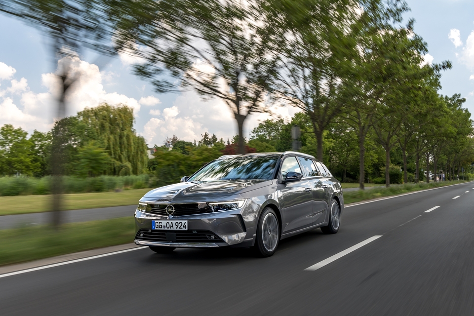Photos Opel Astra 6 Sports Tourer