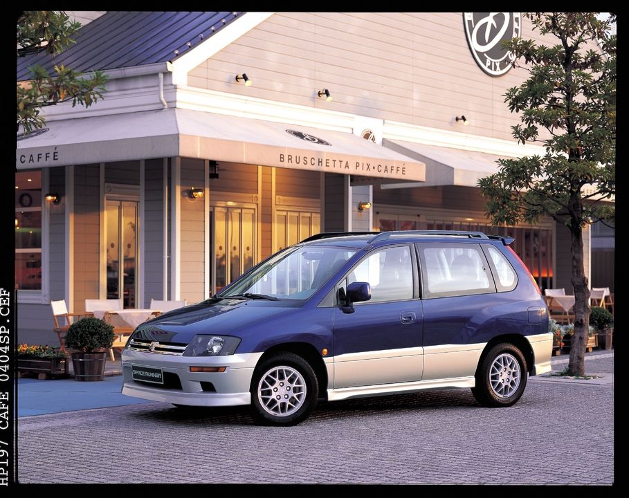 Photos Mitsubishi Space Runner